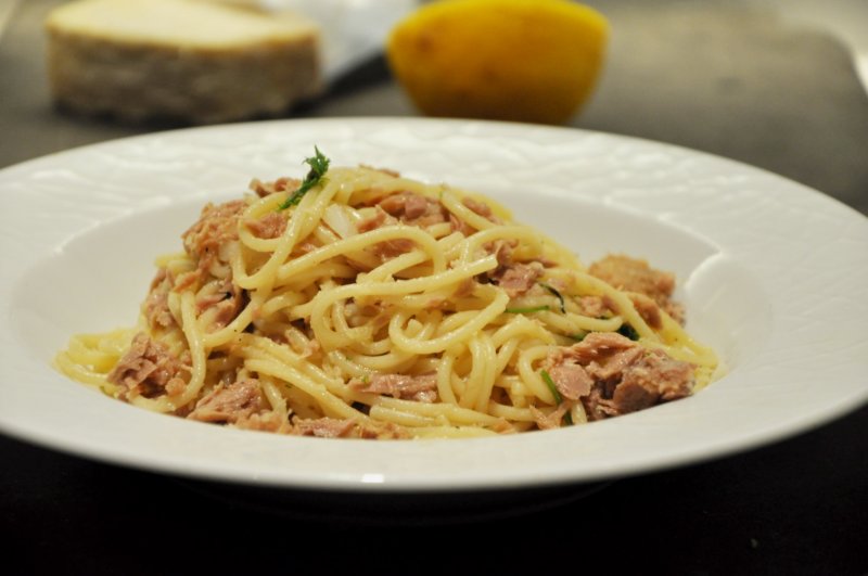 Tun og spaghetti med syrlig citron - Opskrift på Tun og spaghetti med ...